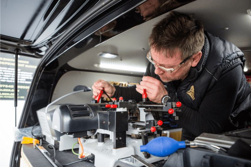 کلید سازی سیار شیراز 09016444764